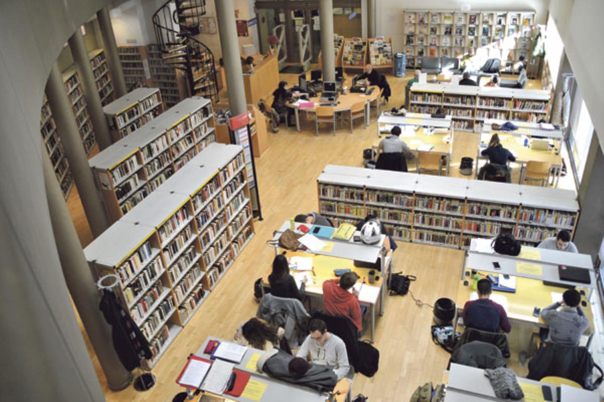 La biblioteca municipal Luis de Góngora amplía su horario durante el periodo de exámenes | SoyDe