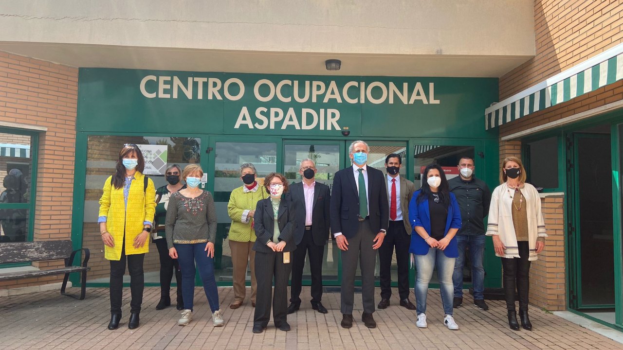 Enrique Ruiz Escudero visita ASPADIR | SoyDe